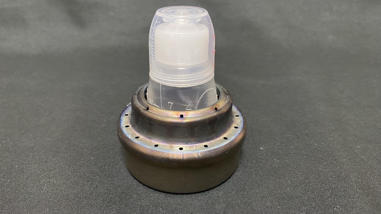 EVERNEW「ALC.Bottle w/Cup 30ml」 │ ミニマルなアルコール燃料ボトル | 盛れてません。